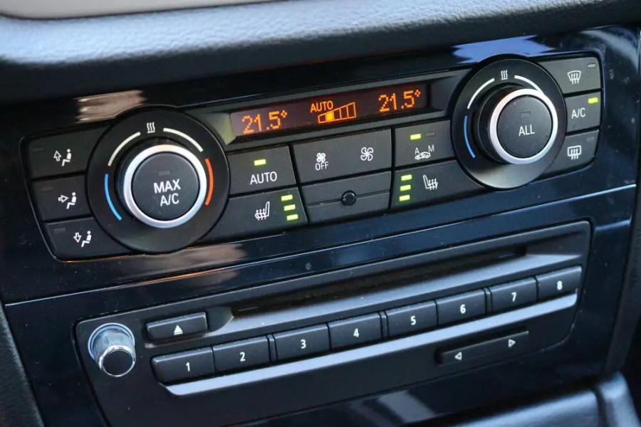 Melns BMW X1 2014 Rīga, ar dzinēja tilpumu 2.00 L un nobraukumu 203 tūkst. km par 10300 €, foto 21 vietnē AUTOMOTO.COM.LV
