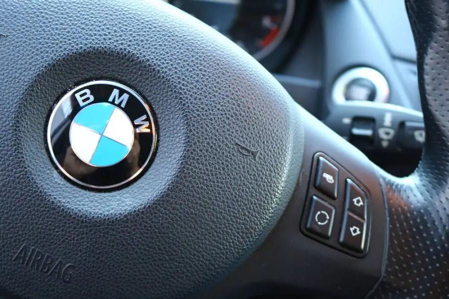Melns BMW X1 2014 Rīga, ar dzinēja tilpumu 2.00 L un nobraukumu 203 tūkst. km par 10300 €, foto 27 vietnē AUTOMOTO.COM.LV