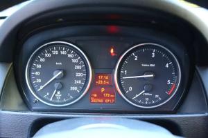 Melns BMW X1 2014 Rīga, ar dzinēja tilpumu 2.00 L un nobraukumu 203 tūkst. km par 10300 €, foto 28 vietnē AUTOMOTO.COM.LV