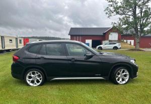 Melns BMW X1 2014 Viļņa, ar dzinēja tilpumu 2.00 L un nobraukumu 204 tūkst. km par 7999 €, foto 3 vietnē AUTOMOTO.COM.LV