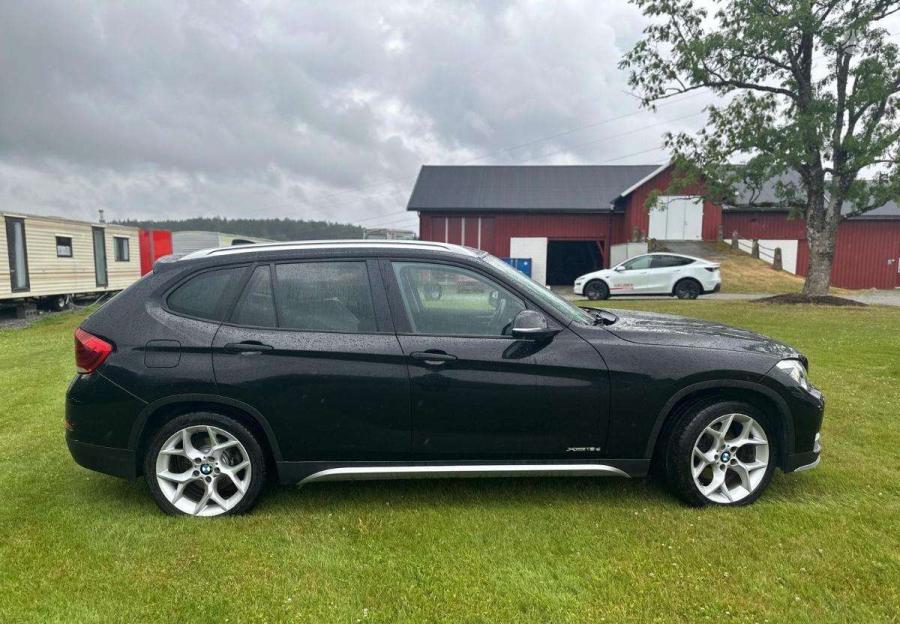 Melns BMW X1 2014 Viļņa, ar dzinēja tilpumu 2.00 L un nobraukumu 204 tūkst. km par 7999 €, foto 3 vietnē AUTOMOTO.COM.LV
