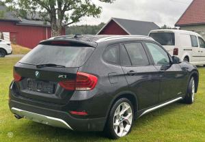 Melns BMW X1 2014 Viļņa, ar dzinēja tilpumu 2.00 L un nobraukumu 204 tūkst. km par 7999 €, foto 4 vietnē AUTOMOTO.COM.LV