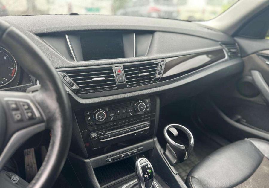 Melns BMW X1 2014 Viļņa, ar dzinēja tilpumu 2.00 L un nobraukumu 204 tūkst. km par 7999 €, foto 12 vietnē AUTOMOTO.COM.LV