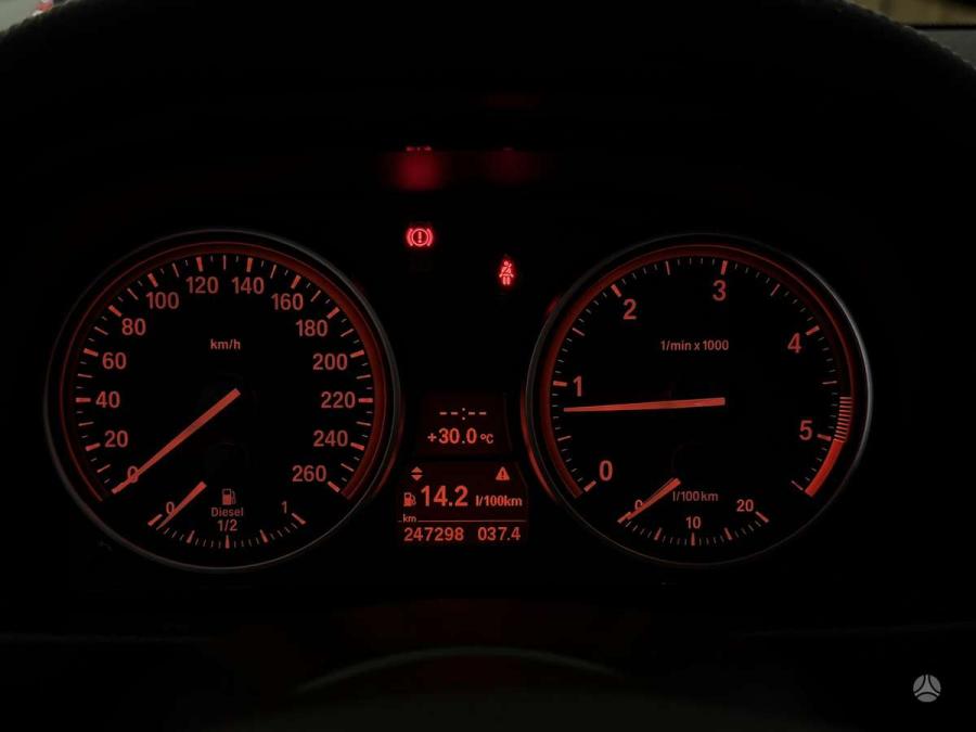 Melns BMW X1 2014 Kauņa, ar dzinēja tilpumu 2.00 L un nobraukumu 240 tūkst. km par 6999 €, foto 19 vietnē AUTOMOTO.COM.LV