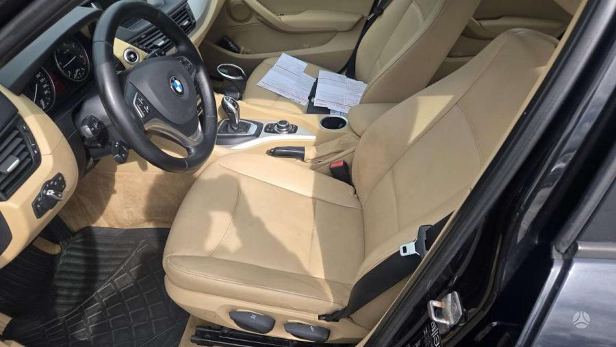 Black BMW X1 2014 in Taurage, with an engine capacity of 2.00 L and mileage of 263 thousand km for 6700 €, photo 7 on AUTOMOTO.COM.LV