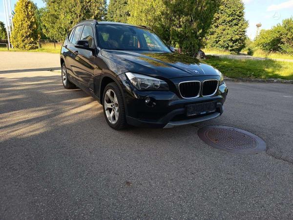 Black BMW X1 2014 in Rokiskis, with an engine capacity of 2.00 L and mileage of 184 thousand km for 6900 €, photo 1 on AUTOMOTO.COM.LV