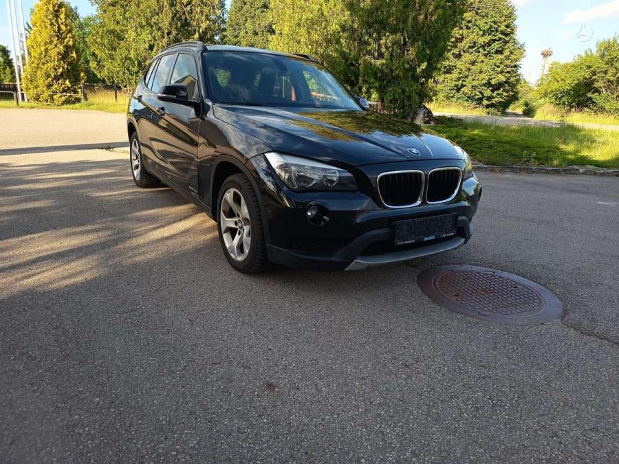 Black BMW X1 2014 in Rokiskis, with an engine capacity of 2.00 L and mileage of 184 thousand km for 6900 €, photo 1 on AUTOMOTO.COM.LV