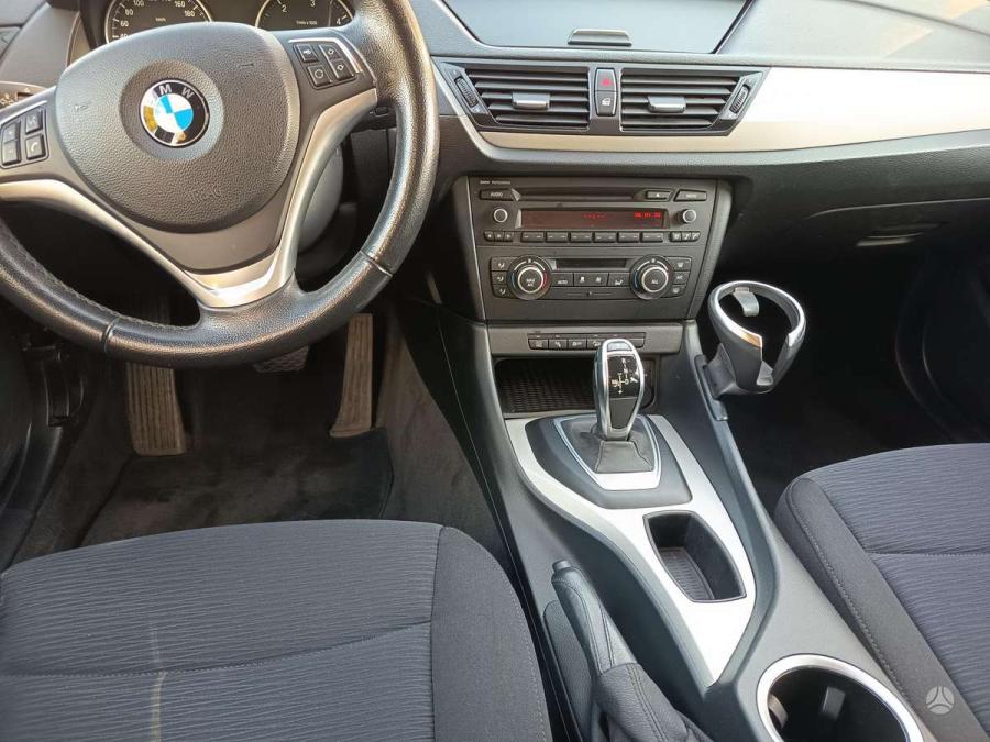 Black BMW X1 2014 in Rokiskis, with an engine capacity of 2.00 L and mileage of 184 thousand km for 6900 €, photo 10 on AUTOMOTO.COM.LV