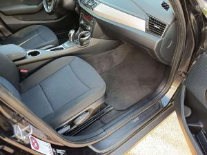 Black BMW X1 2014 in Rokiskis, with an engine capacity of 2.00 L and mileage of 184 thousand km for 6900 €, photo 11 on AUTOMOTO.COM.LV