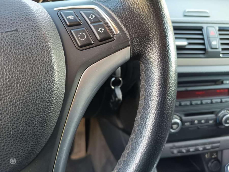 Black BMW X1 2014 in Rokiskis, with an engine capacity of 2.00 L and mileage of 184 thousand km for 6900 €, photo 14 on AUTOMOTO.COM.LV