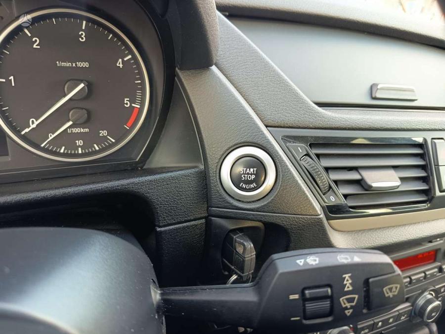 Black BMW X1 2014 in Rokiskis, with an engine capacity of 2.00 L and mileage of 184 thousand km for 6900 €, photo 18 on AUTOMOTO.COM.LV