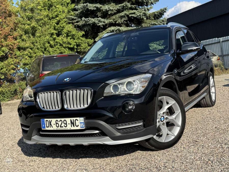 Black BMW X1 2014 in Kaunas, with an engine capacity of 2.00 L and mileage of 240 thousand km for 6999 €, photo 1 on AUTOMOTO.COM.LV