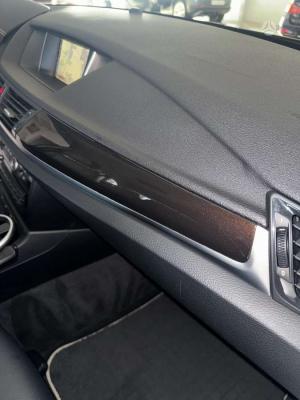 Black BMW X1 2014 in Kaunas, with an engine capacity of 2.00 L and mileage of 240 thousand km for 6999 €, photo 5 on AUTOMOTO.COM.LV