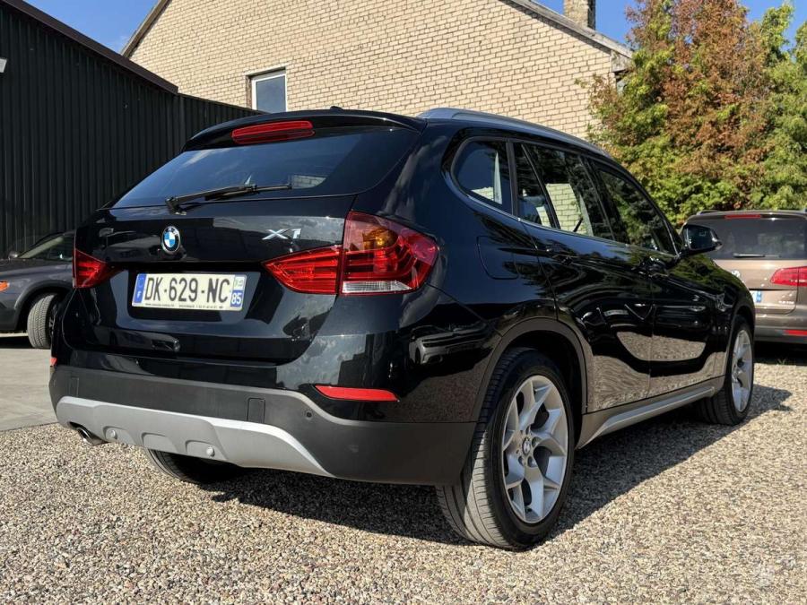 Black BMW X1 2014 in Kaunas, with an engine capacity of 2.00 L and mileage of 240 thousand km for 6999 €, photo 7 on AUTOMOTO.COM.LV