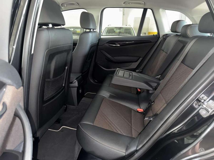 Black BMW X1 2014 in Kaunas, with an engine capacity of 2.00 L and mileage of 240 thousand km for 6999 €, photo 11 on AUTOMOTO.COM.LV