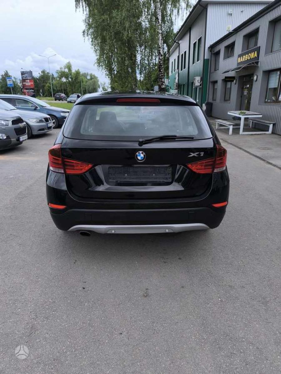 Melns BMW X1 2014 Joniškis, ar dzinēja tilpumu 2.00 L un nobraukumu 174 tūkst. km par 5850 €, foto 5 vietnē AUTOMOTO.COM.LV
