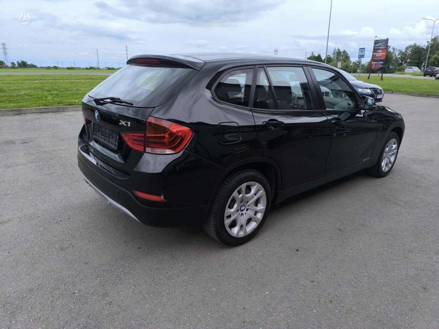 Melns BMW X1 2014 Joniškis, ar dzinēja tilpumu 2.00 L un nobraukumu 174 tūkst. km par 5850 €, foto 9 vietnē AUTOMOTO.COM.LV