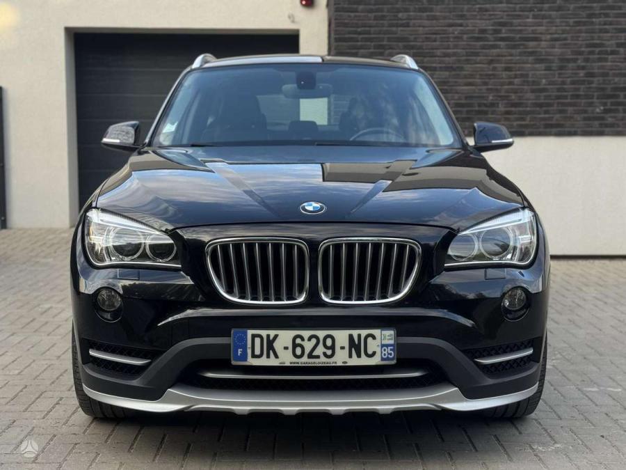 Black BMW X1 2014 in Kaunas, with an engine capacity of 2.00 L and mileage of 240 thousand km for 6350 €, photo 1 on AUTOMOTO.COM.LV