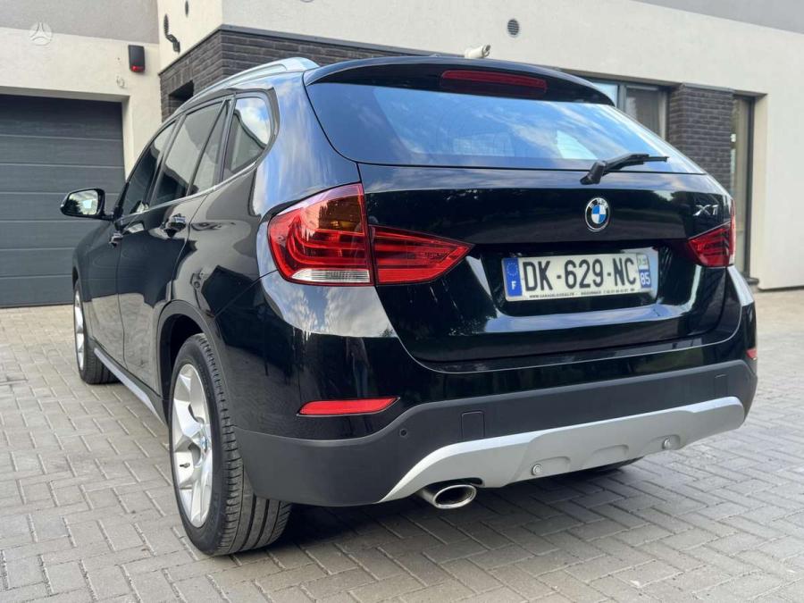 Black BMW X1 2014 in Kaunas, with an engine capacity of 2.00 L and mileage of 240 thousand km for 6350 €, photo 8 on AUTOMOTO.COM.LV