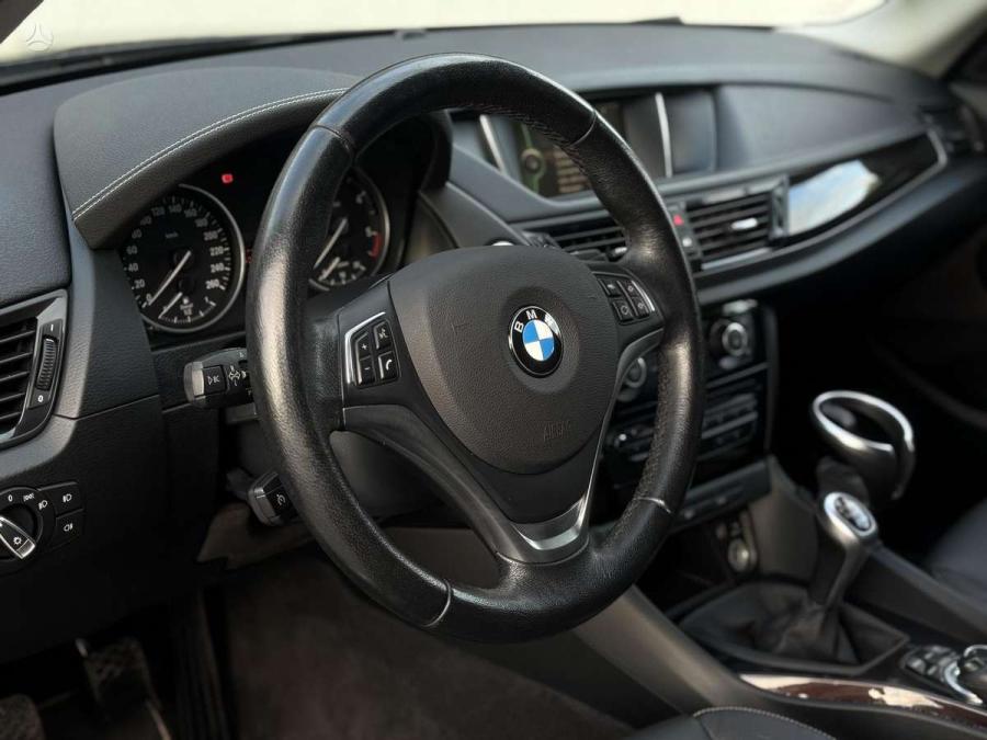 Black BMW X1 2014 in Kaunas, with an engine capacity of 2.00 L and mileage of 240 thousand km for 6350 €, photo 13 on AUTOMOTO.COM.LV