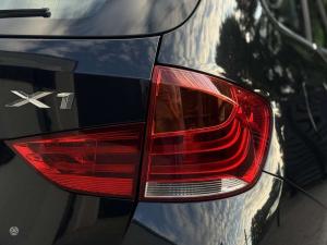 Black BMW X1 2014 in Kaunas, with an engine capacity of 2.00 L and mileage of 240 thousand km for 6350 €, photo 19 on AUTOMOTO.COM.LV