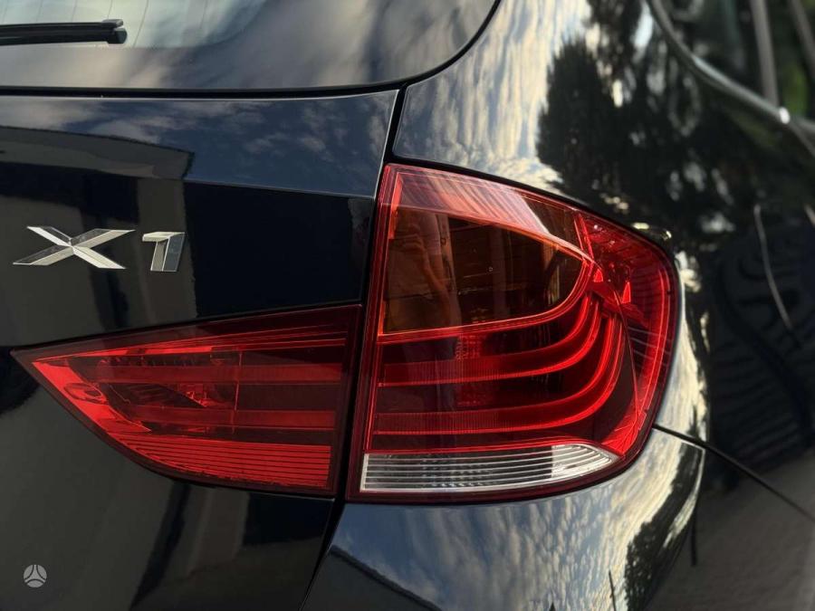 Black BMW X1 2014 in Kaunas, with an engine capacity of 2.00 L and mileage of 240 thousand km for 6350 €, photo 19 on AUTOMOTO.COM.LV