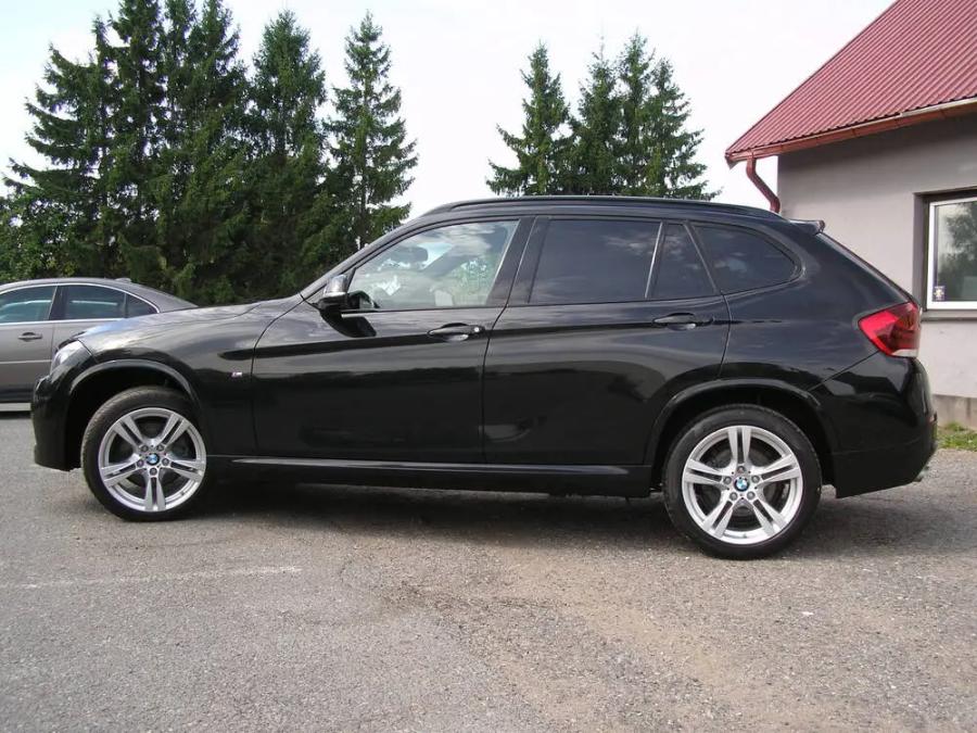 Melns BMW X1 2014 Sigulda, ar dzinēja tilpumu 2.00 L un nobraukumu 199 tūkst. km par 10950 €, foto 5 vietnē AUTOMOTO.COM.LV