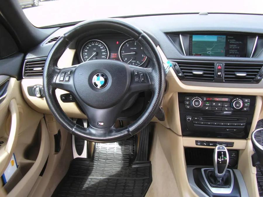 Melns BMW X1 2014 Sigulda, ar dzinēja tilpumu 2.00 L un nobraukumu 199 tūkst. km par 10950 €, foto 15 vietnē AUTOMOTO.COM.LV