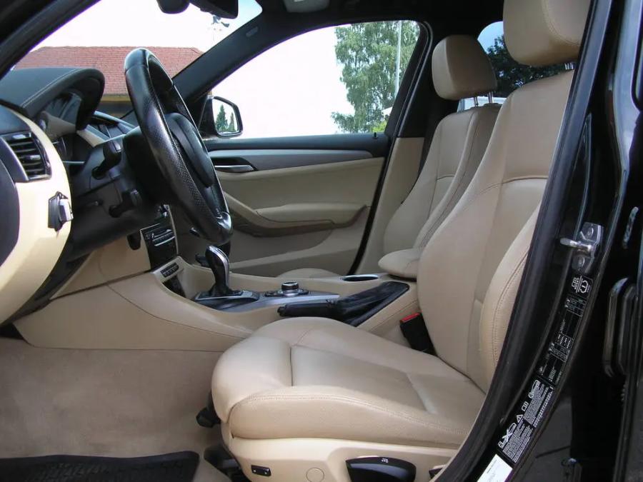 Melns BMW X1 2014 Sigulda, ar dzinēja tilpumu 2.00 L un nobraukumu 199 tūkst. km par 10950 €, foto 21 vietnē AUTOMOTO.COM.LV