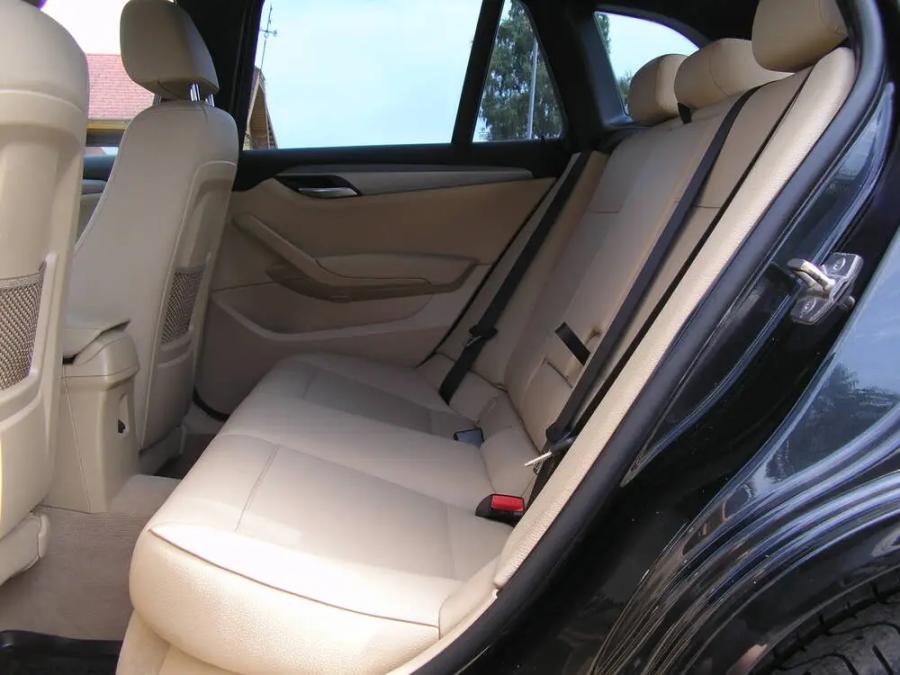 Melns BMW X1 2014 Sigulda, ar dzinēja tilpumu 2.00 L un nobraukumu 199 tūkst. km par 10950 €, foto 22 vietnē AUTOMOTO.COM.LV