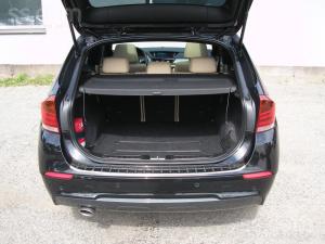 Black BMW X1 2014 in Riga, with an engine capacity of 2.00 L and mileage of 0 thousand km for 10950 €, photo 23 on AUTOMOTO.COM.LV