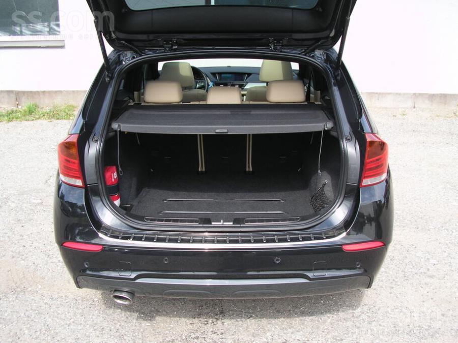 Black BMW X1 2014 in Riga, with an engine capacity of 2.00 L and mileage of 0 thousand km for 10950 €, photo 23 on AUTOMOTO.COM.LV