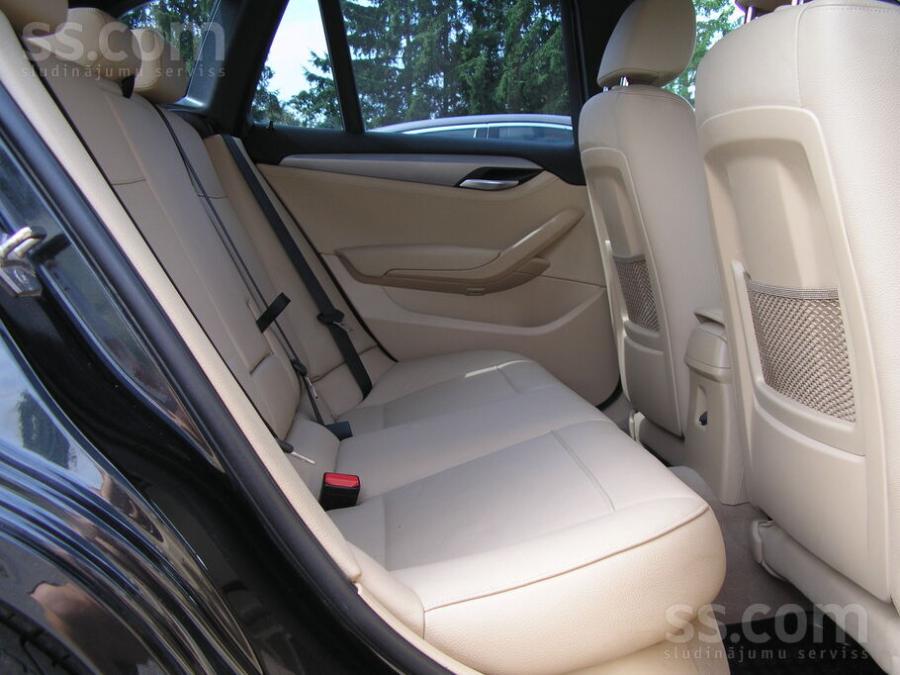 Black BMW X1 2014 in Riga, with an engine capacity of 2.00 L and mileage of 0 thousand km for 10950 €, photo 25 on AUTOMOTO.COM.LV