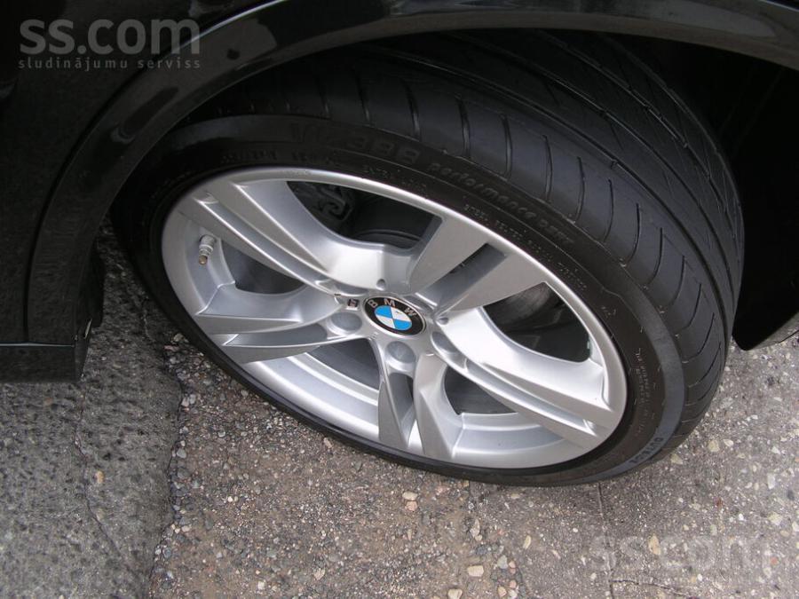 Black BMW X1 2014 in Riga, with an engine capacity of 2.00 L and mileage of 0 thousand km for 10950 €, photo 32 on AUTOMOTO.COM.LV