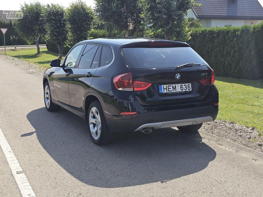Black BMW X1 2014 in Sakiai, with an engine capacity of 2.00 L and mileage of 163 thousand km for 7200 €, photo 5 on AUTOMOTO.COM.LV