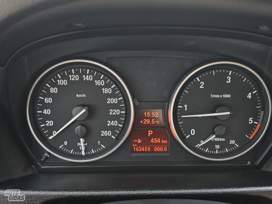 Black BMW X1 2014 in Sakiai, with an engine capacity of 2.00 L and mileage of 163 thousand km for 7200 €, photo 10 on AUTOMOTO.COM.LV