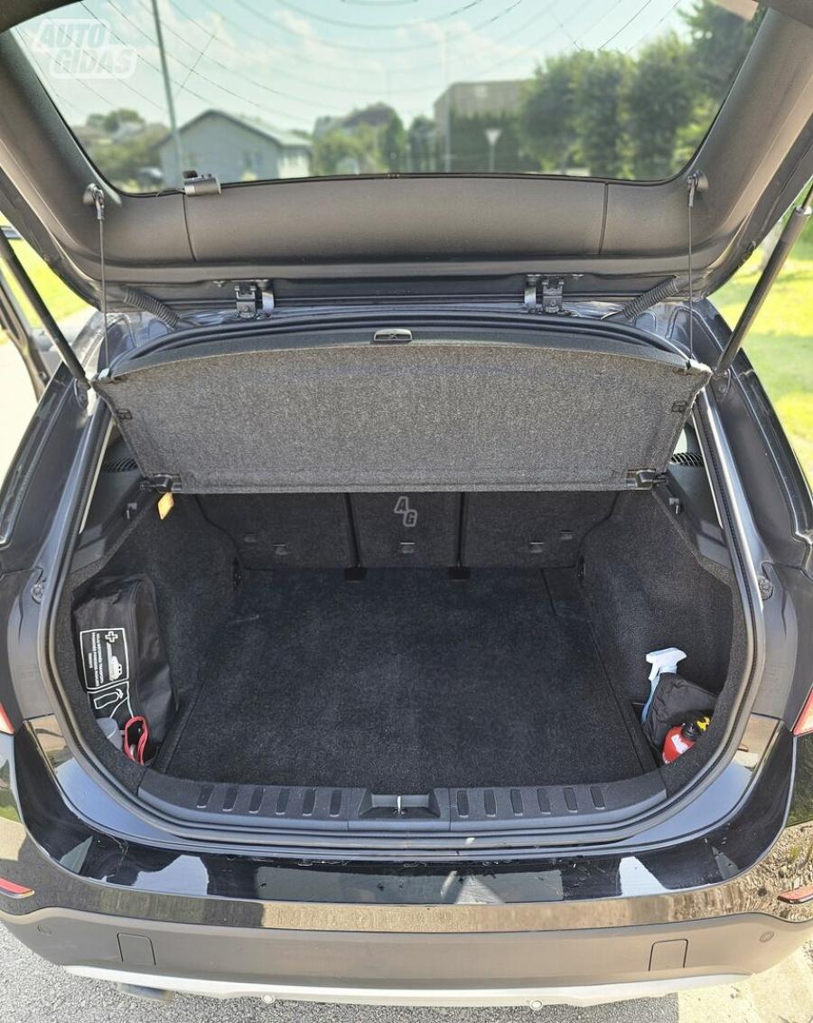 Black BMW X1 2014 in Sakiai, with an engine capacity of 2.00 L and mileage of 163 thousand km for 7200 €, photo 17 on AUTOMOTO.COM.LV