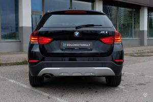 Black BMW X1 2014 in Vilnius, with an engine capacity of 2.00 L and mileage of 206 thousand km for 7999 €, photo 5 on AUTOMOTO.COM.LV