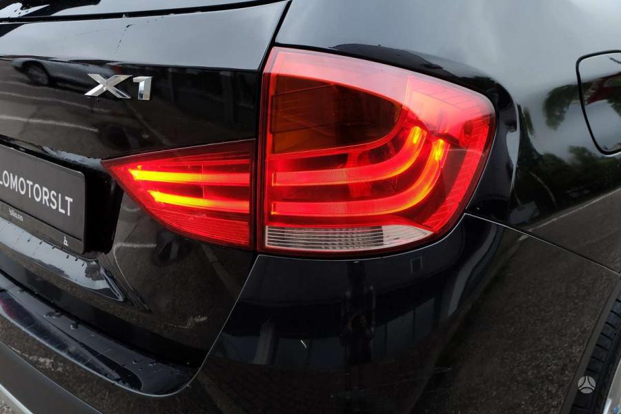 Black BMW X1 2014 in Vilnius, with an engine capacity of 2.00 L and mileage of 206 thousand km for 7999 €, photo 6 on AUTOMOTO.COM.LV