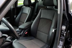 Black BMW X1 2014 in Vilnius, with an engine capacity of 2.00 L and mileage of 206 thousand km for 7999 €, photo 14 on AUTOMOTO.COM.LV