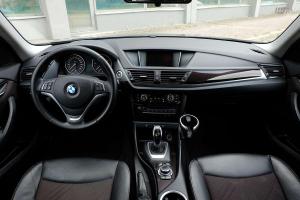 Black BMW X1 2014 in Vilnius, with an engine capacity of 2.00 L and mileage of 206 thousand km for 7999 €, photo 15 on AUTOMOTO.COM.LV