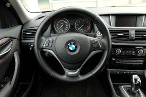 Black BMW X1 2014 in Vilnius, with an engine capacity of 2.00 L and mileage of 206 thousand km for 7999 €, photo 18 on AUTOMOTO.COM.LV