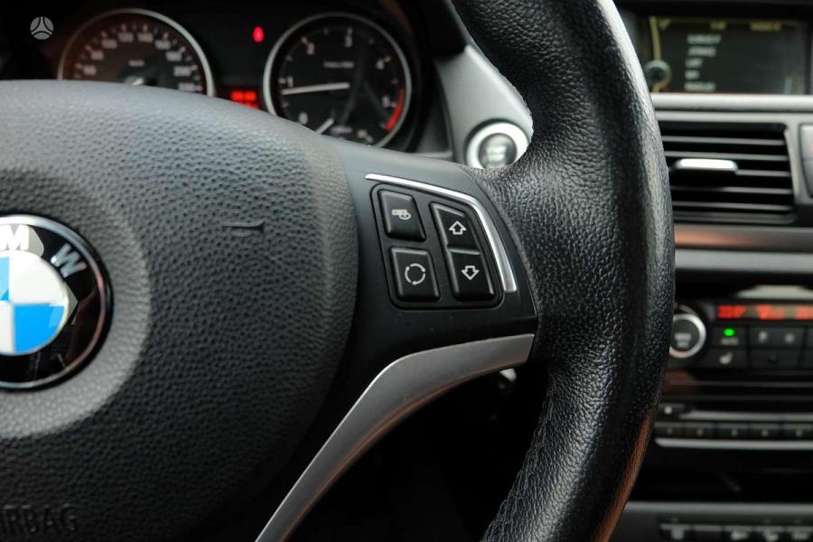 Black BMW X1 2014 in Vilnius, with an engine capacity of 2.00 L and mileage of 206 thousand km for 7999 €, photo 19 on AUTOMOTO.COM.LV