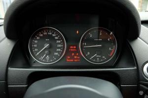 Black BMW X1 2014 in Vilnius, with an engine capacity of 2.00 L and mileage of 206 thousand km for 7999 €, photo 21 on AUTOMOTO.COM.LV