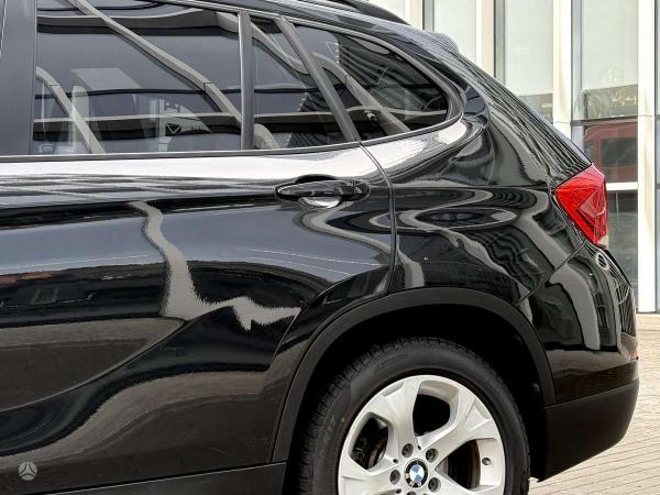 Melns BMW X1 2014 Viļņa, ar dzinēja tilpumu 2.00 L un nobraukumu 113 tūkst. km par 8290 €, foto 4 vietnē AUTOMOTO.COM.LV