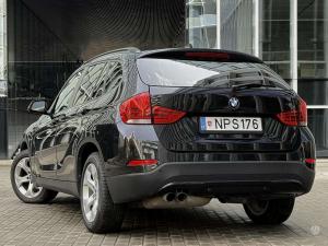 Black BMW X1 2014 in Vilnius, with an engine capacity of 2.00 L and mileage of 113 thousand km for 8290 €, photo 5 on AUTOMOTO.COM.LV