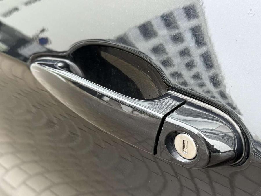 Black BMW X1 2014 in Vilnius, with an engine capacity of 2.00 L and mileage of 113 thousand km for 8290 €, photo 11 on AUTOMOTO.COM.LV