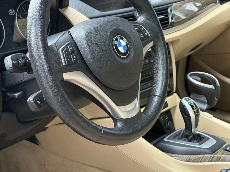 Black BMW X1 2014 in Vilnius, with an engine capacity of 2.00 L and mileage of 113 thousand km for 8290 €, photo 15 on AUTOMOTO.COM.LV