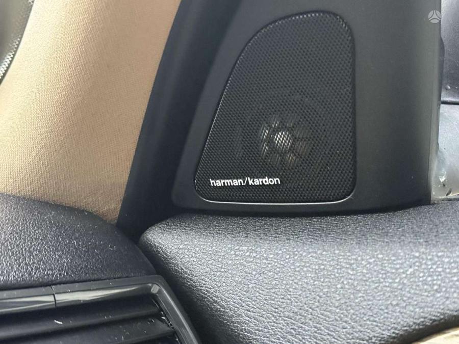Black BMW X1 2014 in Vilnius, with an engine capacity of 2.00 L and mileage of 113 thousand km for 8290 €, photo 22 on AUTOMOTO.COM.LV