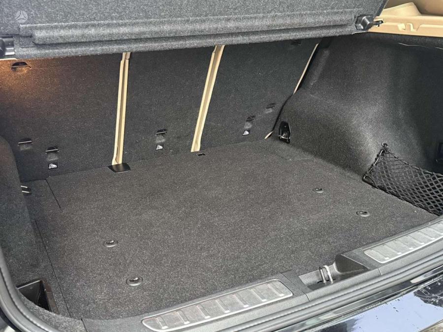Black BMW X1 2014 in Vilnius, with an engine capacity of 2.00 L and mileage of 113 thousand km for 8290 €, photo 27 on AUTOMOTO.COM.LV